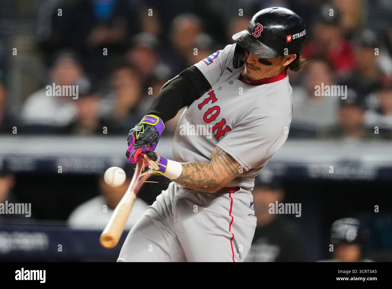Boston Red Sox Jarren Duran breaks his bat as he lines out to the New ...