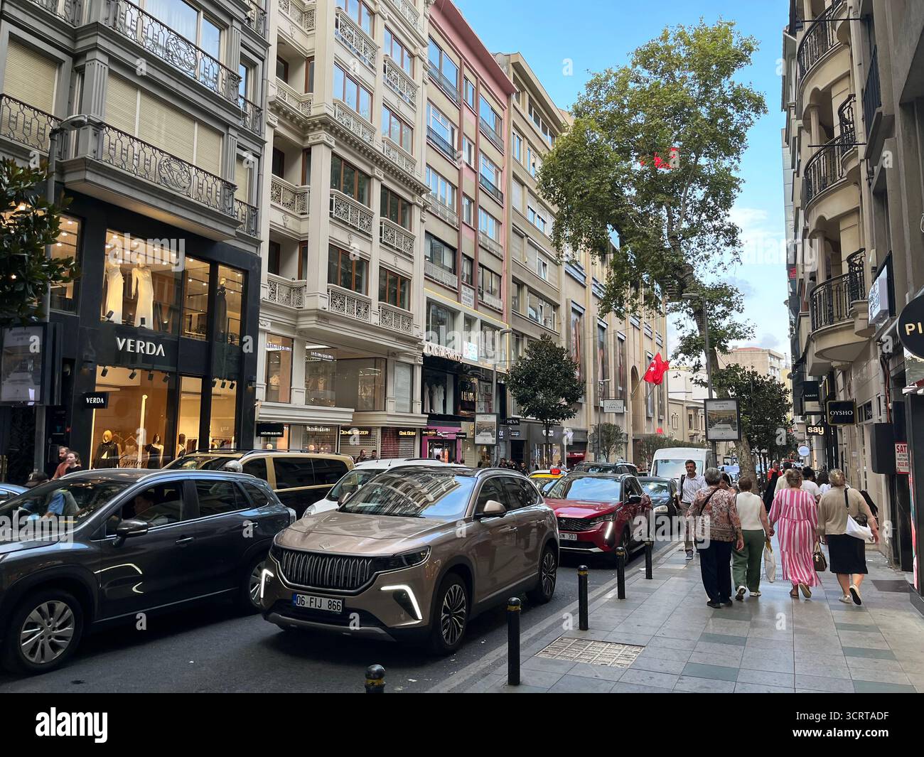 Nisantasi istanbul shopping hi-res stock photography and images - Alamy