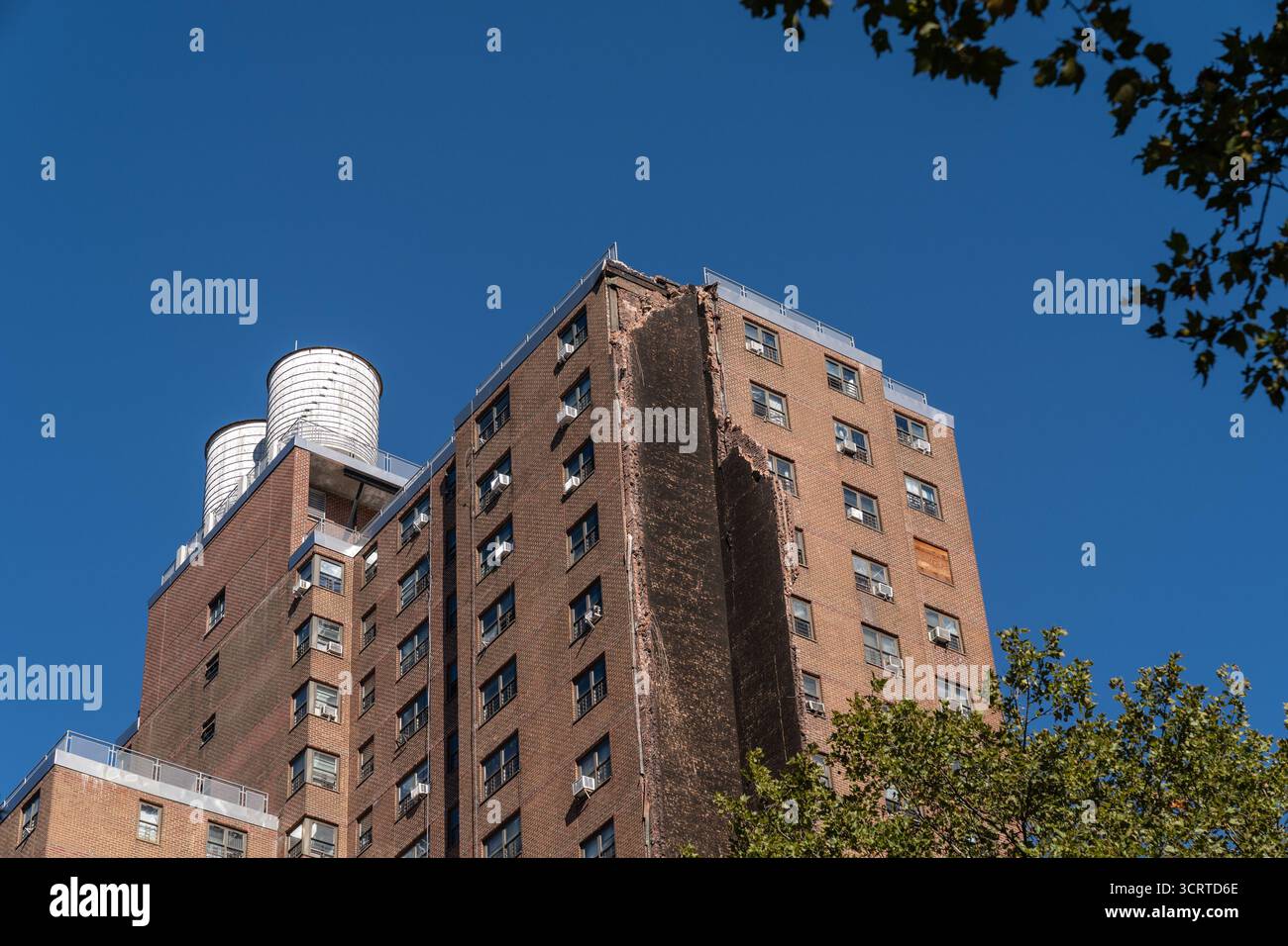 J p mitchell houses of nycha hi-res stock photography and images - Alamy