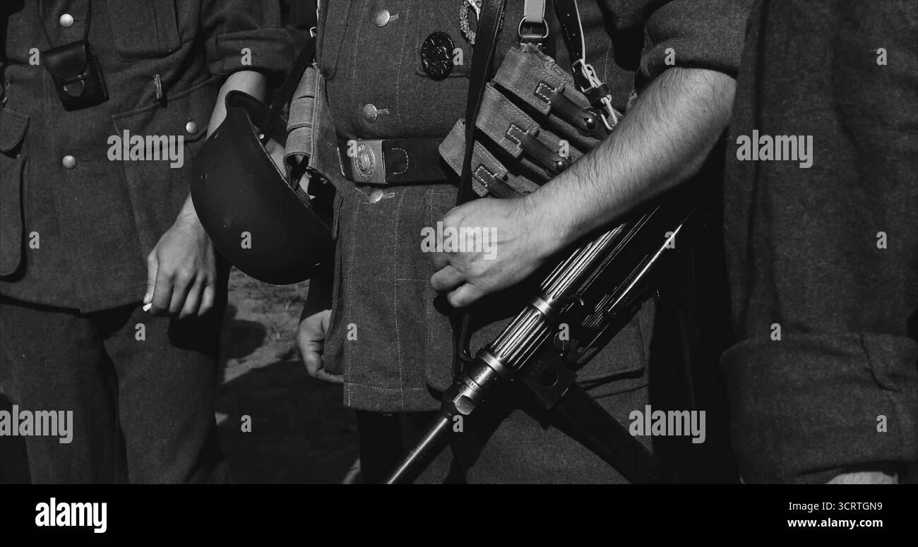 German submachine gun mp 40 hi-res stock photography and images - Alamy