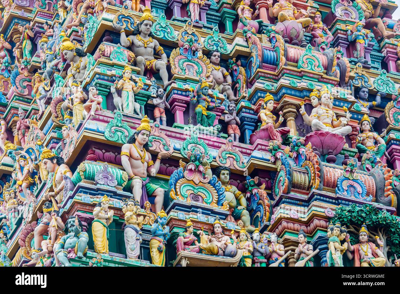 India Chennai’s Kapaleeshwarar Temple features a 40m-tall entrance ...