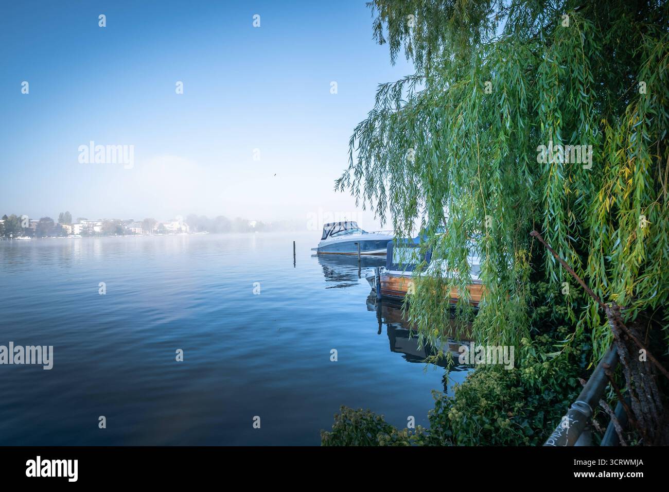 Berlin Treptow-Köpenick, der Fluss DAHME im Ortsteil Wendenschloss - 03 ...
