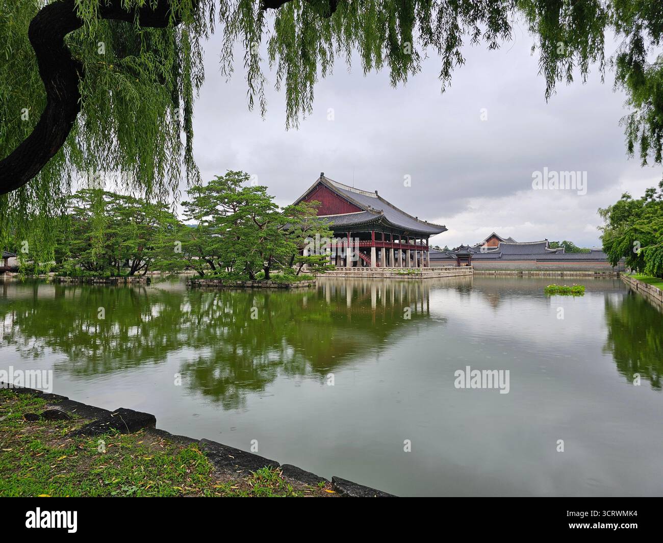 The Majestic Gyeonghoeru Pavilion, a National Treasure Stock Photo - Alamy