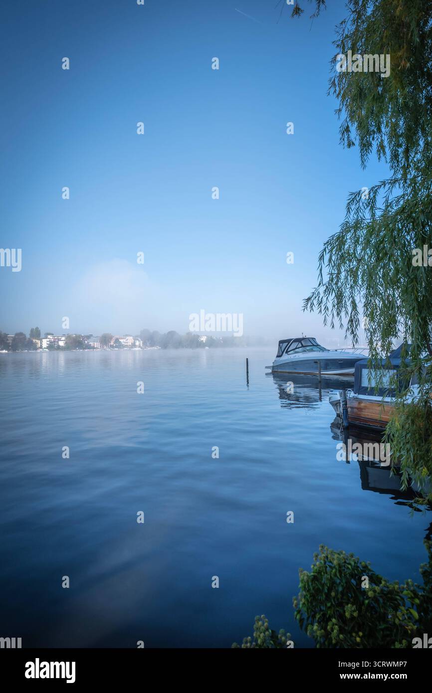 Berlin Treptow-Köpenick, der Fluss DAHME im Ortsteil Wendenschloss - 03 ...