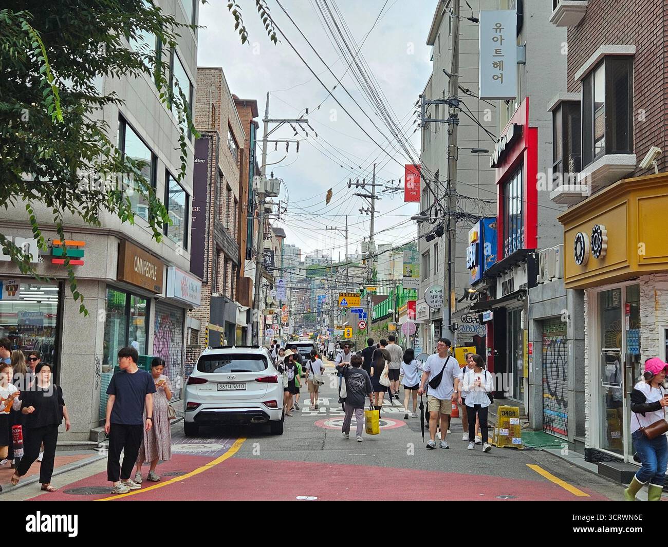 K pop seoul street hi-res stock photography and images - Alamy