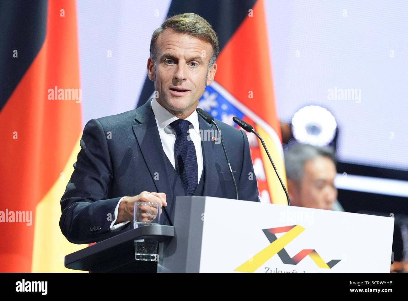 Festakt zum Tag der Deutschen Einheit in Saarbruecken Emmanuel Macron ...