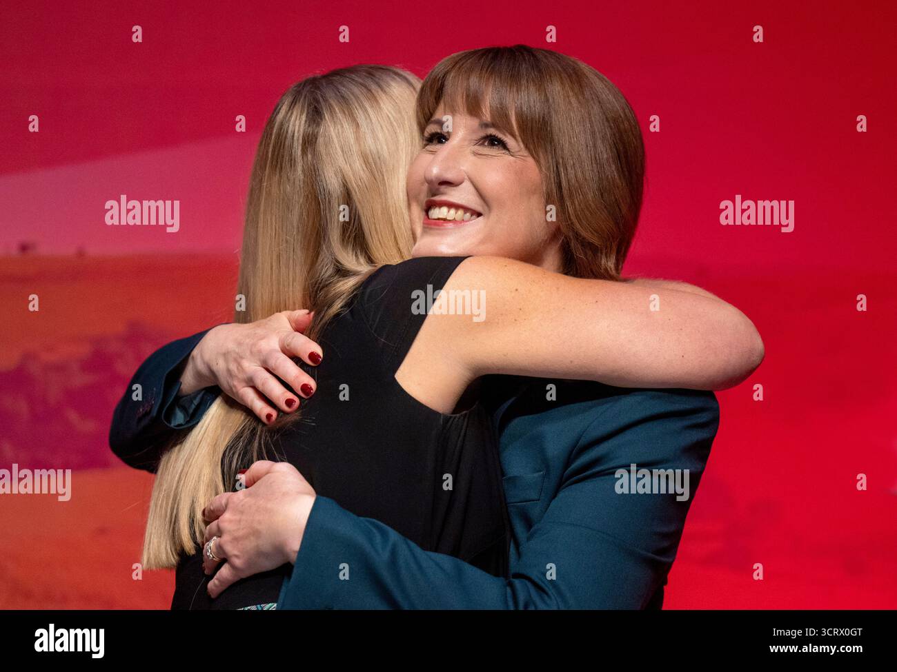 Rachel and ellie reeves waving hi-res stock photography and images - Alamy