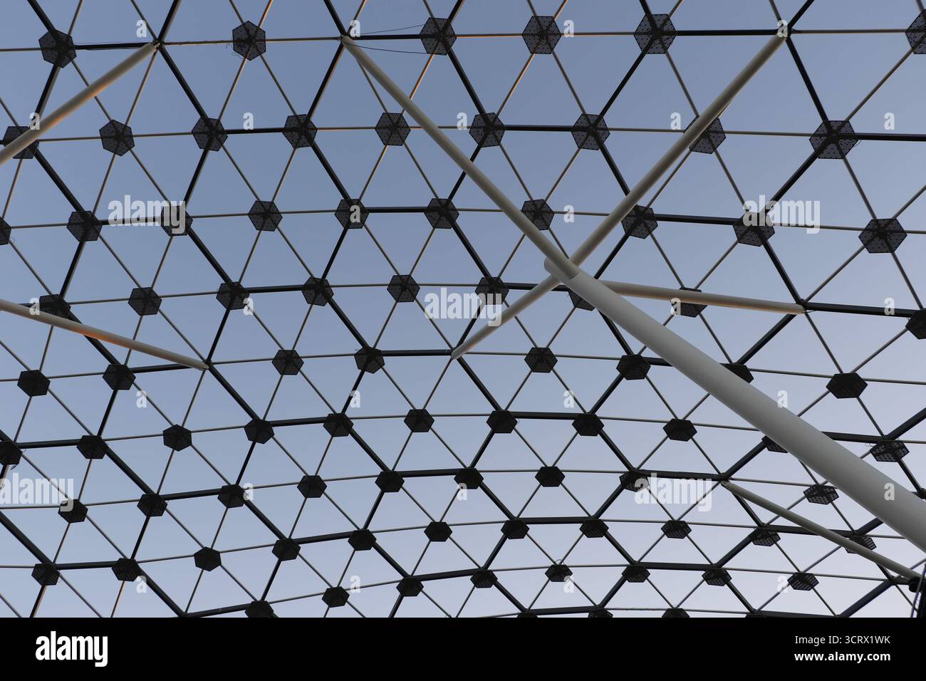 Steel diagrid structure hi-res stock photography and images - Alamy