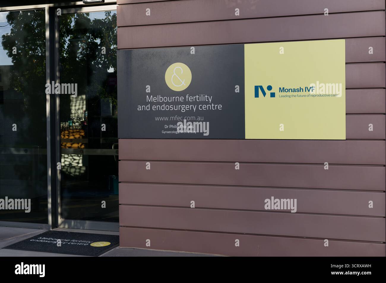 Melbourne Fertility and Endosurgery Centre and Monash IVF signage ...