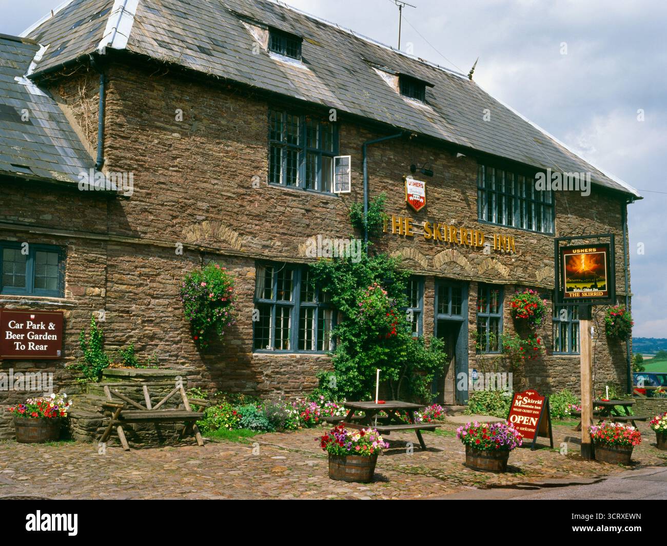 Alehouse 14th century hi-res stock photography and images - Alamy