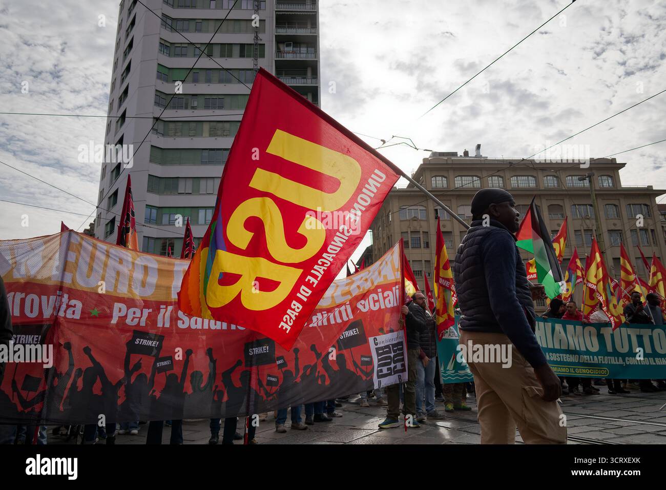 Turin, Italy. 3rd Oct, 2025. General strike in defense of the Global ...