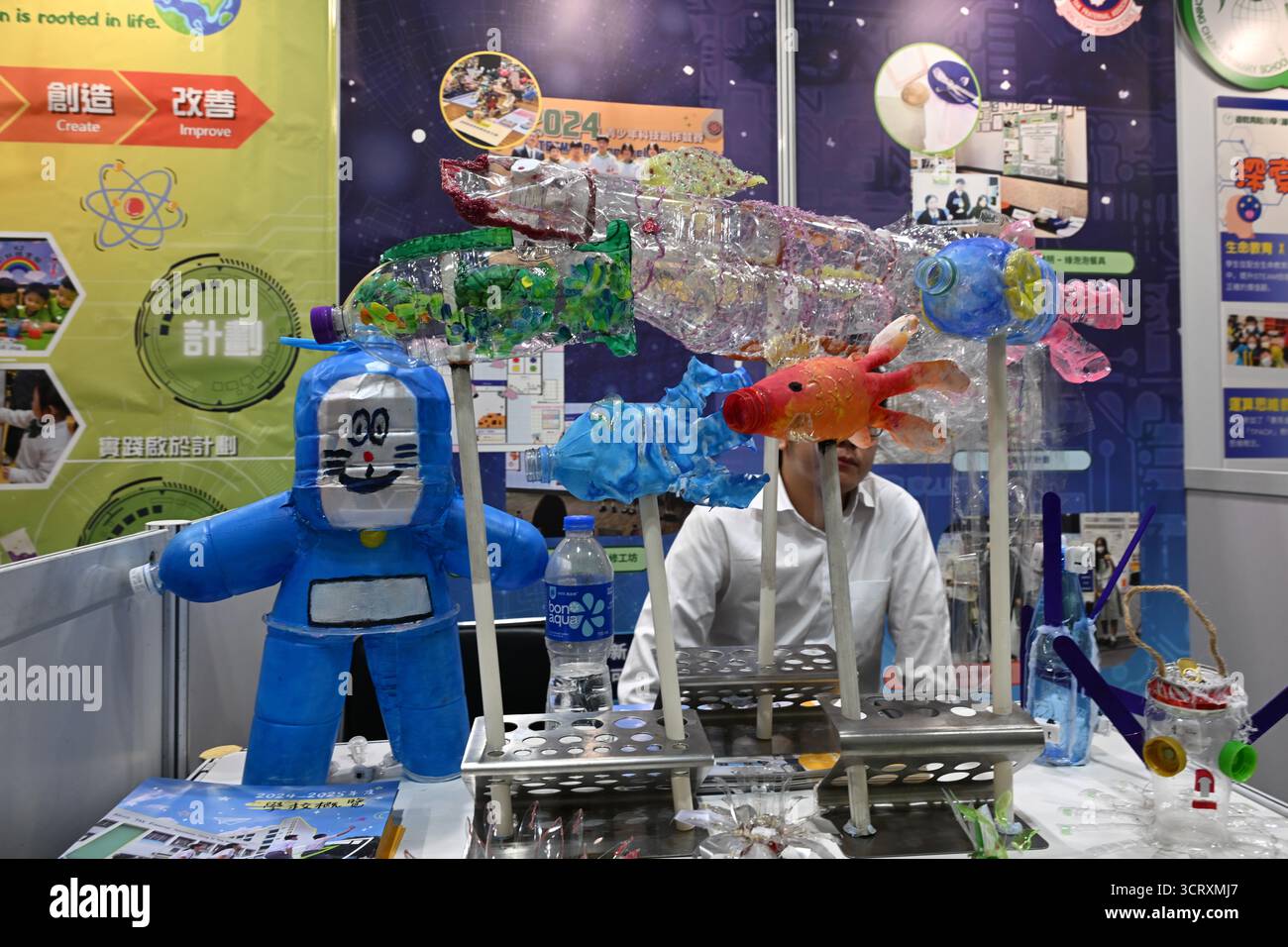 The student display the environmental protection design at inno4life ...