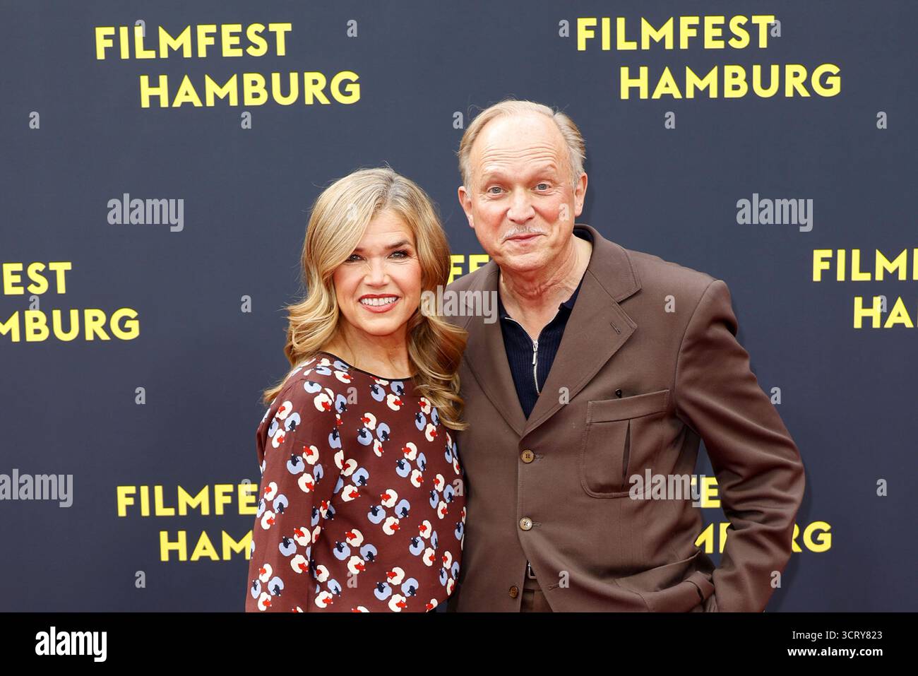 Anke Engelke and Ulrich Tukur attend „Dann passiert das Leben" movie ...