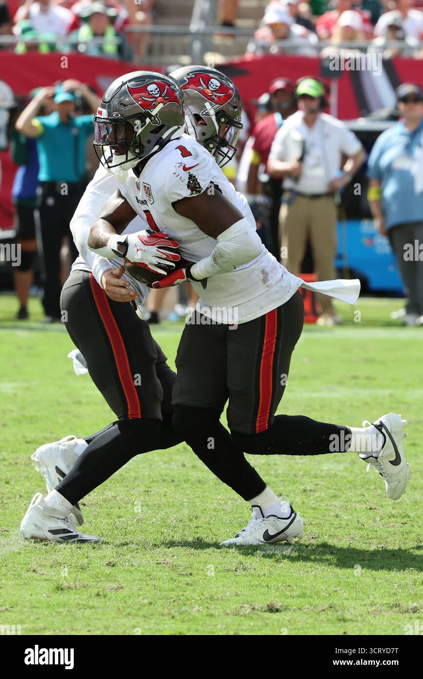 Tampa Bay Buccaneers running back Rachaad White (1) runs the ball ...