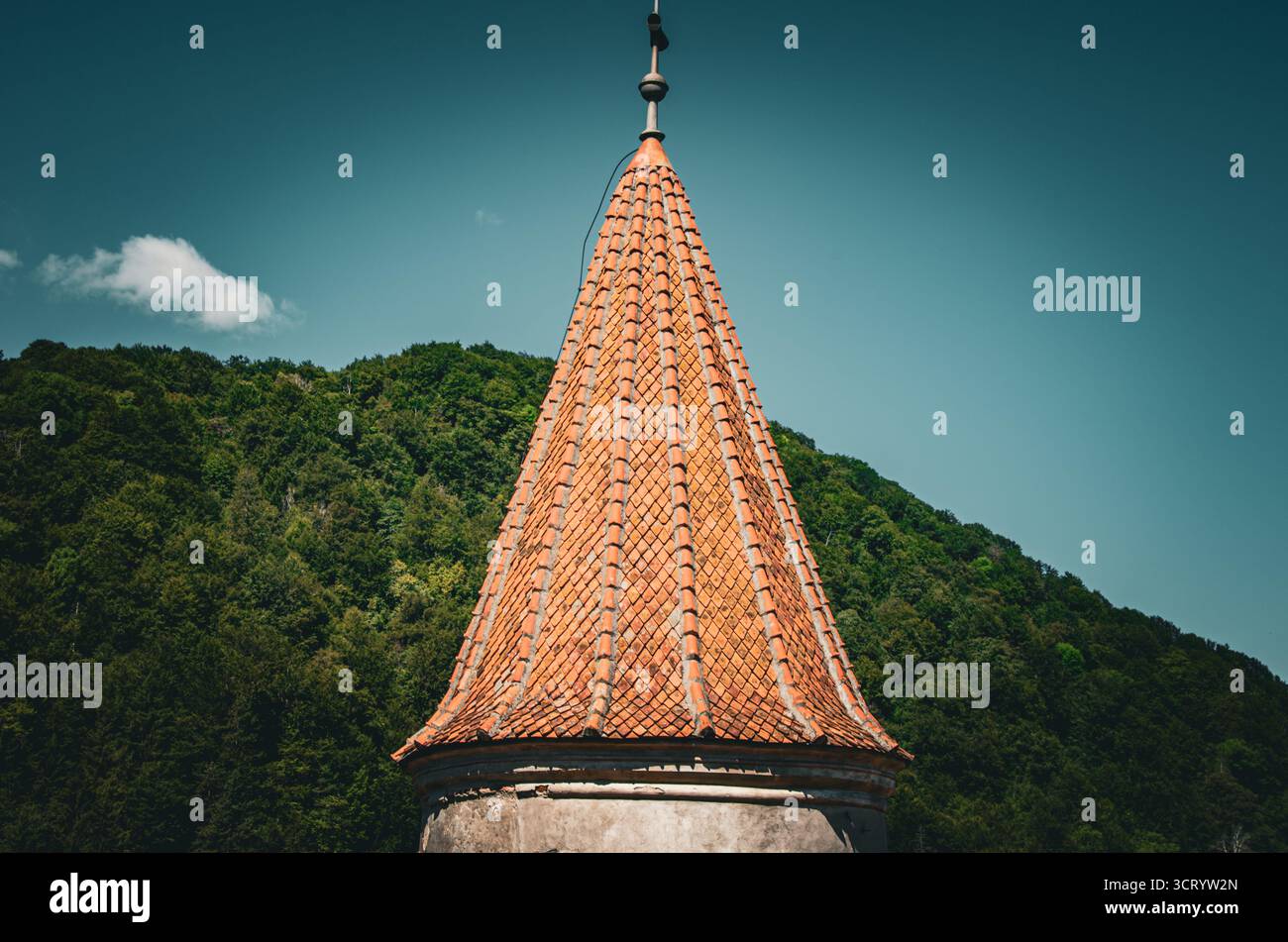 Rustic tiled roof medieval hi-res stock photography and images - Alamy