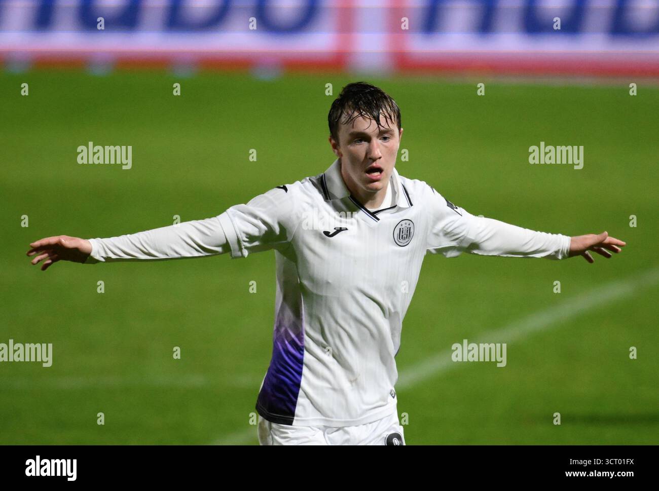 Boussu, Belgium. 03rd Oct, 2025. RSCA Futures' Devon De Corte ...