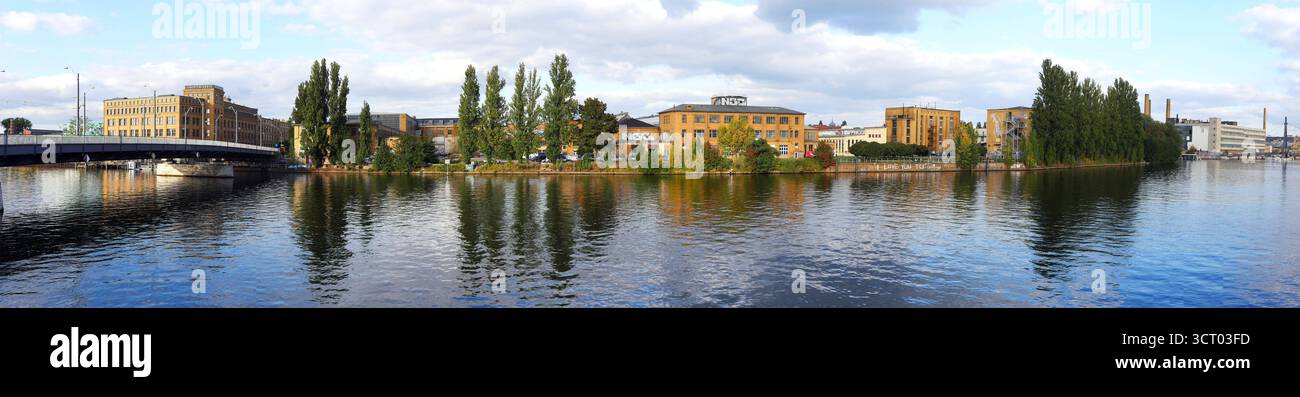 02.10.2025, Berlin - Deutschland. Blick nach Oberschöneweide. *** 02 10 ...