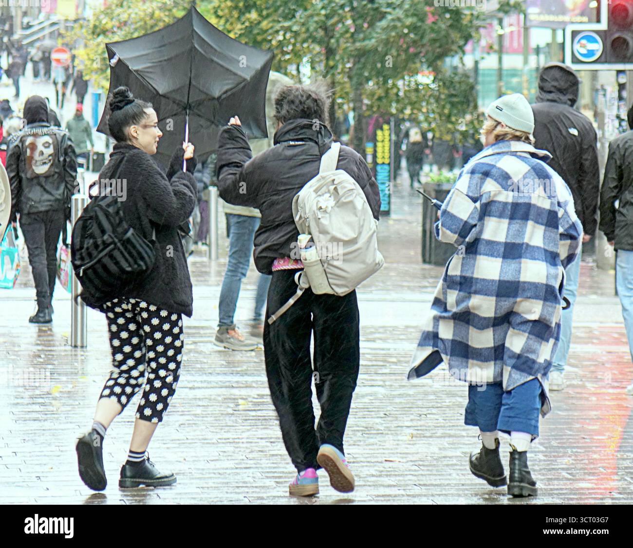 Glasgow, Scotland, UK. 3rd October, 2025. UK Weather: Autumn appears in ...