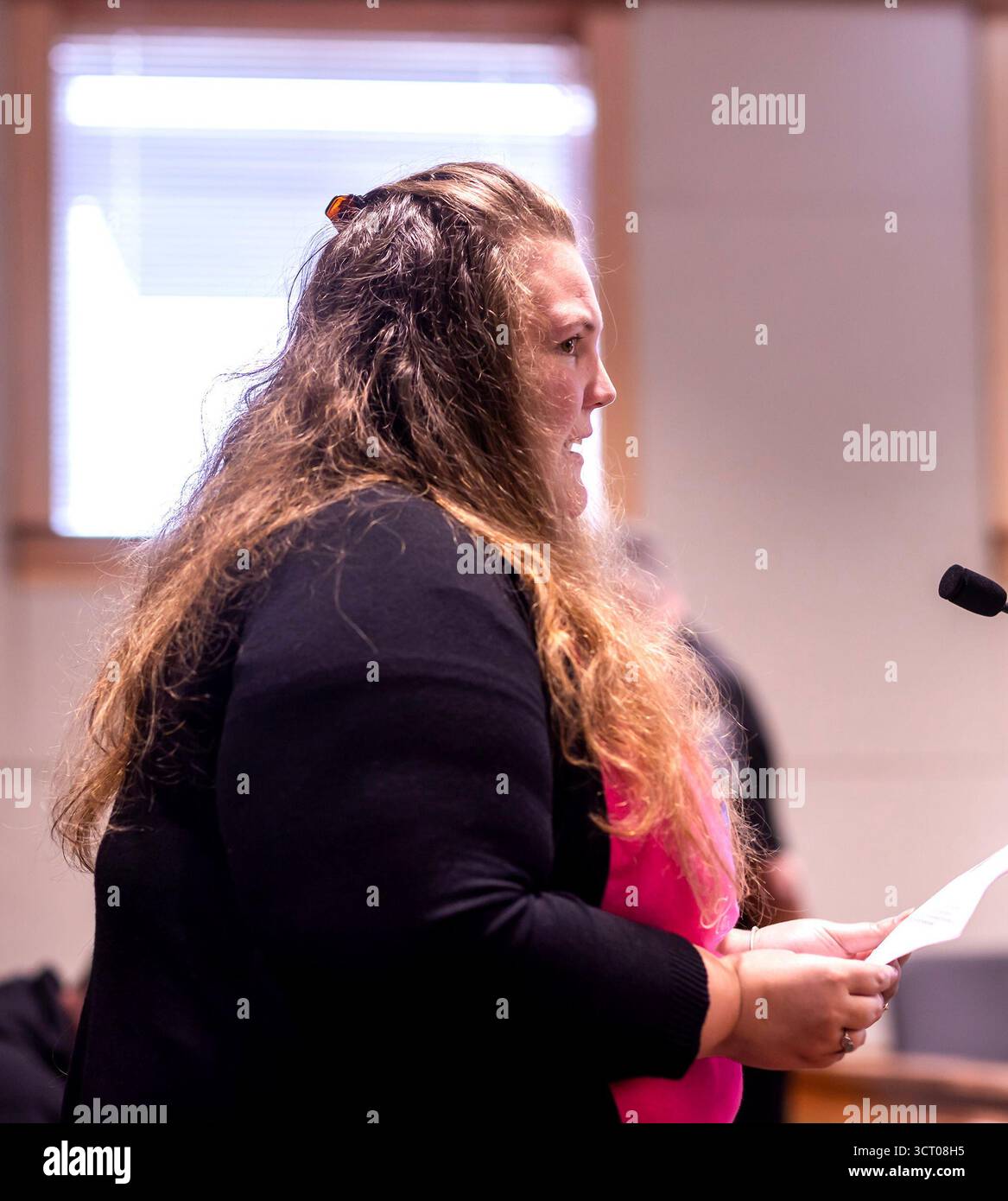 Katrina Turnball, older sister of Cassandra Sweeney, speaks to Eric ...
