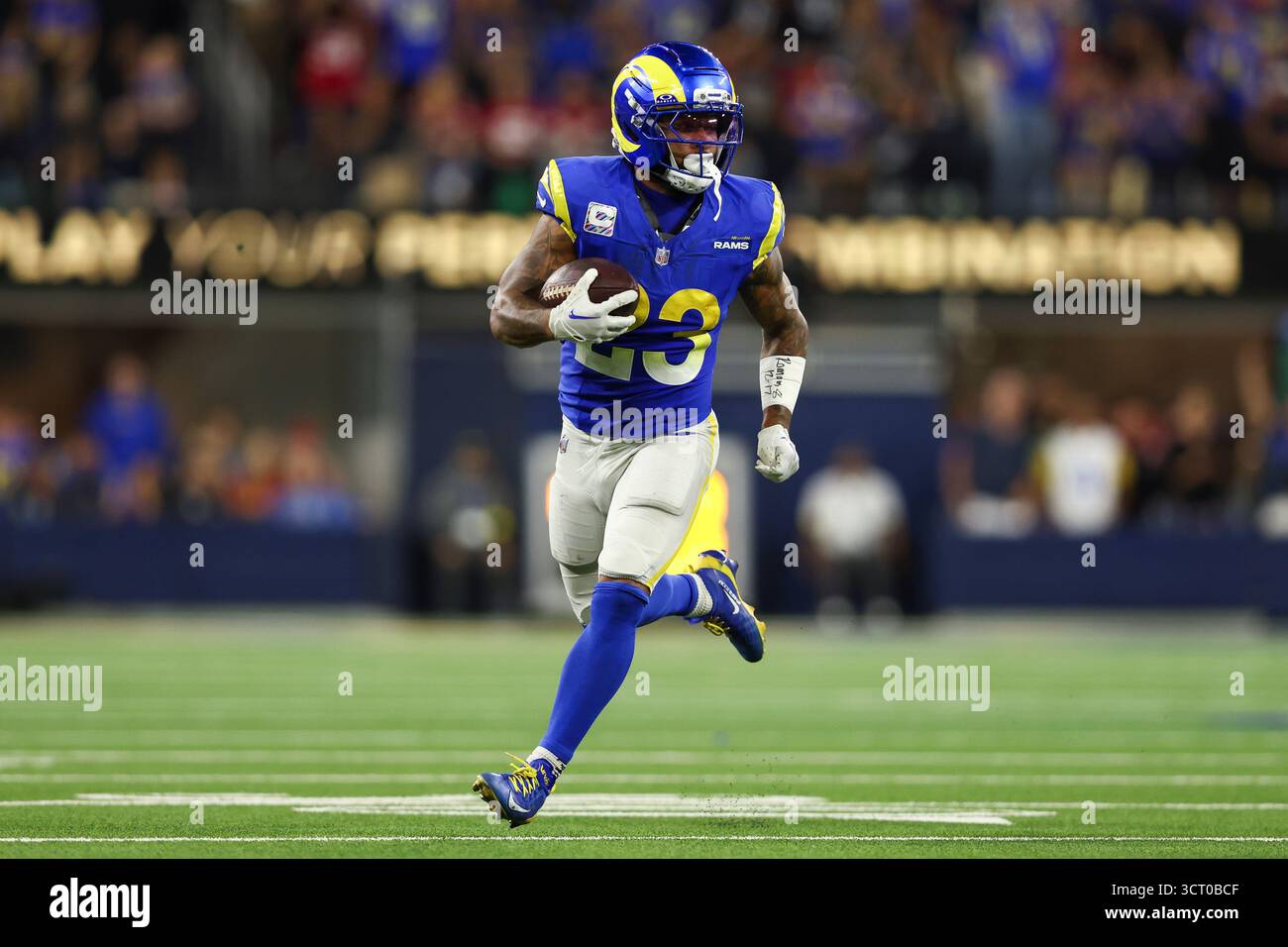 Los Angeles Rams running back Kyren Williams (23) runs the ball during ...