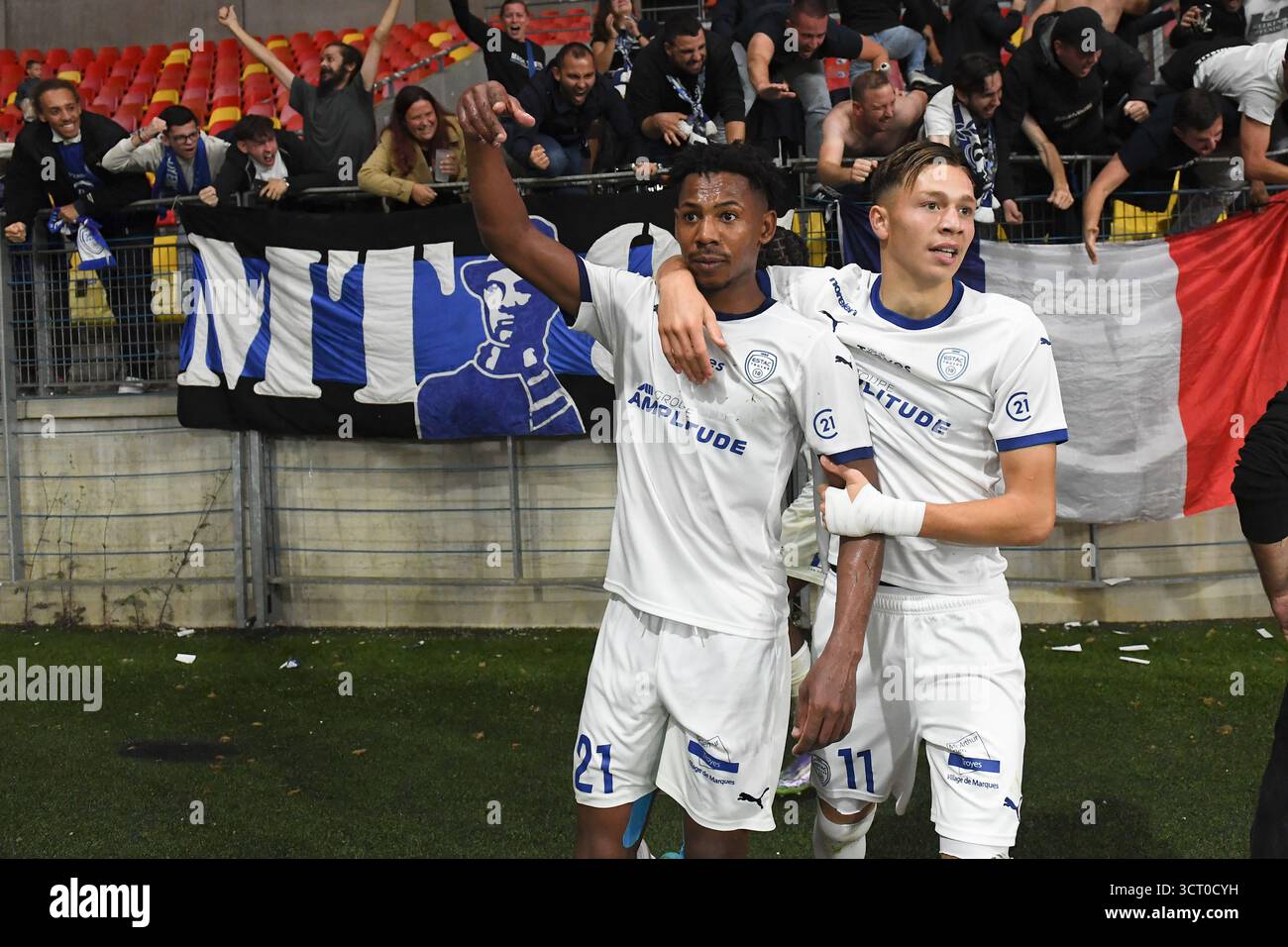 11 Mathys DETOURBET (estac) - 21 Tawfik BENTAYEB (estac) during the ...