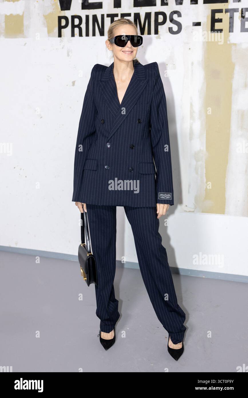 Kelly Rutherford attends the Vetements Womenswear Spring/Summer 2026 ...