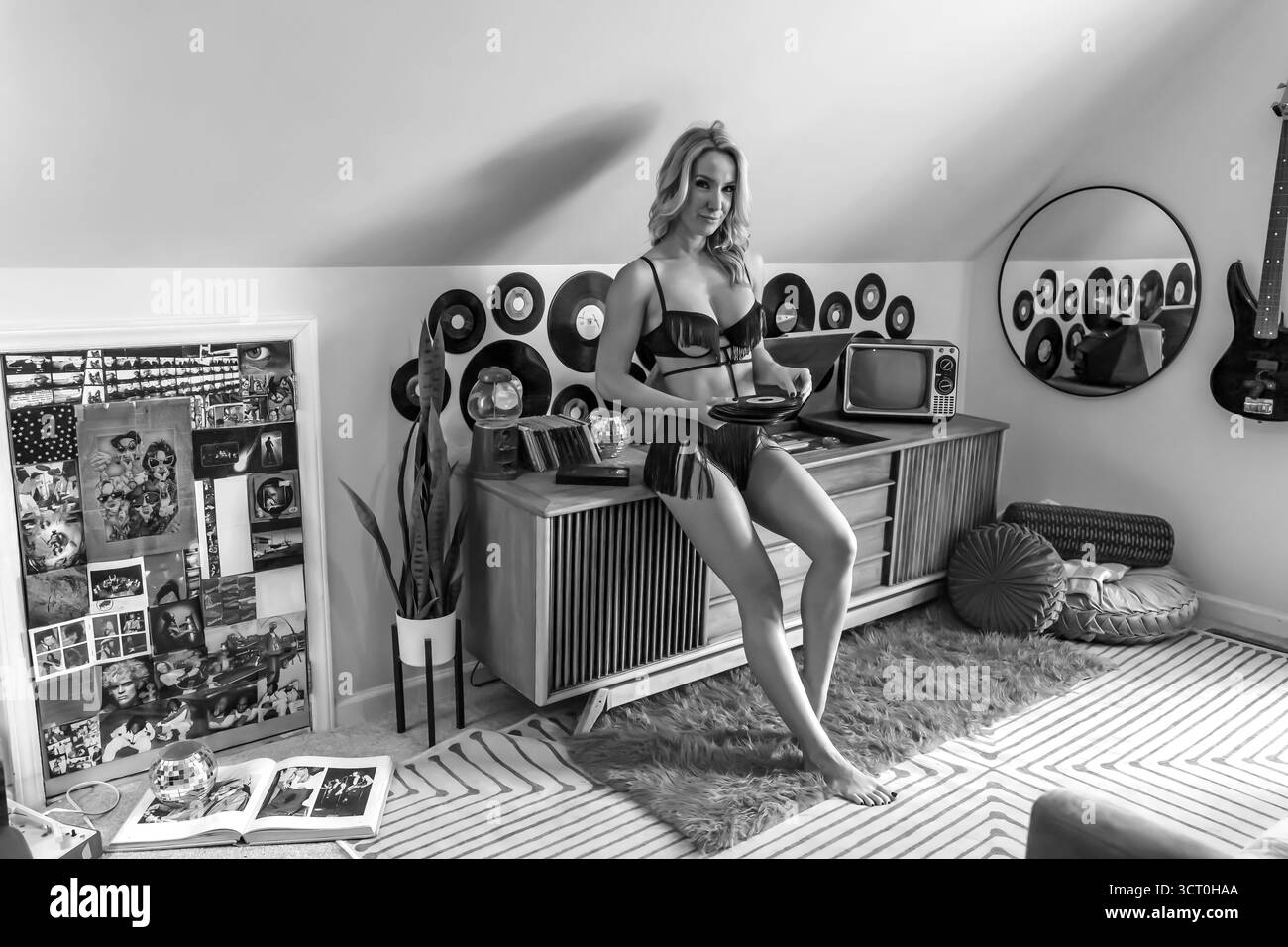 Vinyl vibes Black and White Stock Photos & Images - Alamy