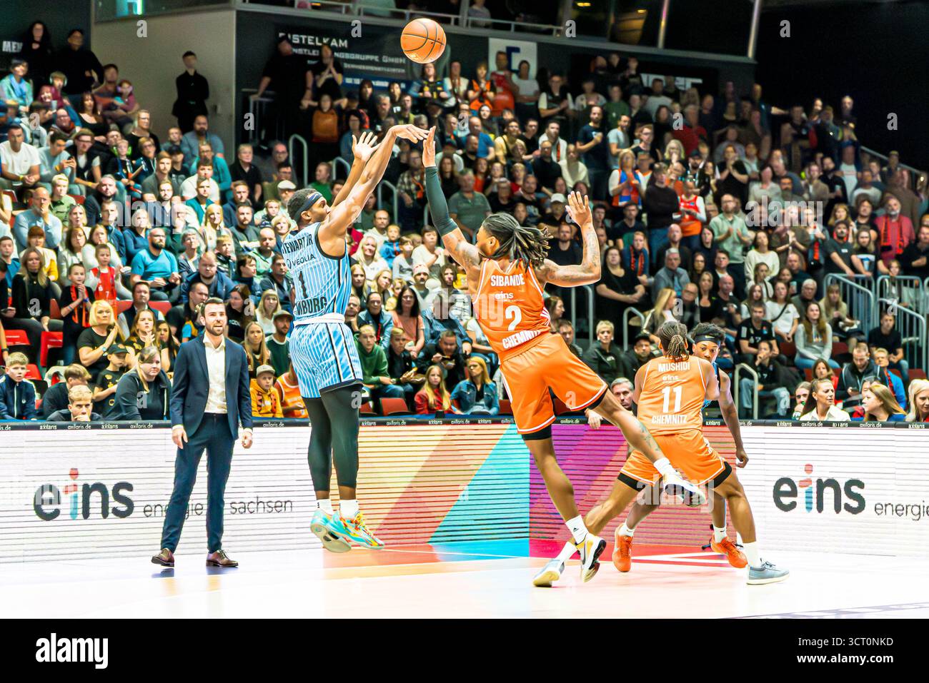 Chemnitz, Deutschland 03. Oktober 2025: 1.BBL - 2025/2026 - Niners ...