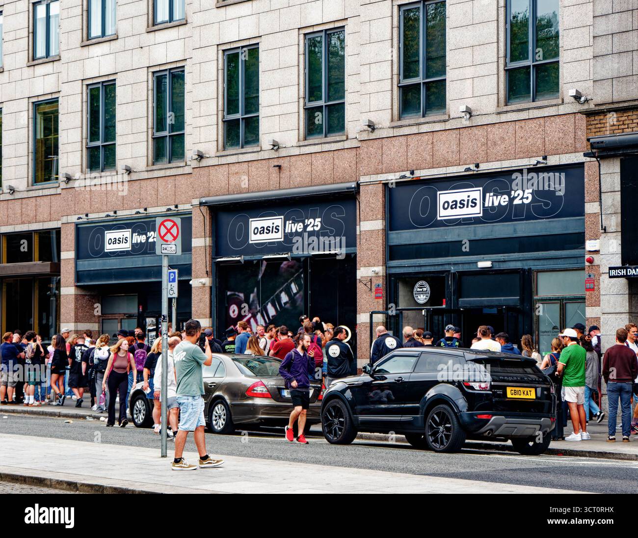 Oasis band hi-res stock photography and images - Alamy