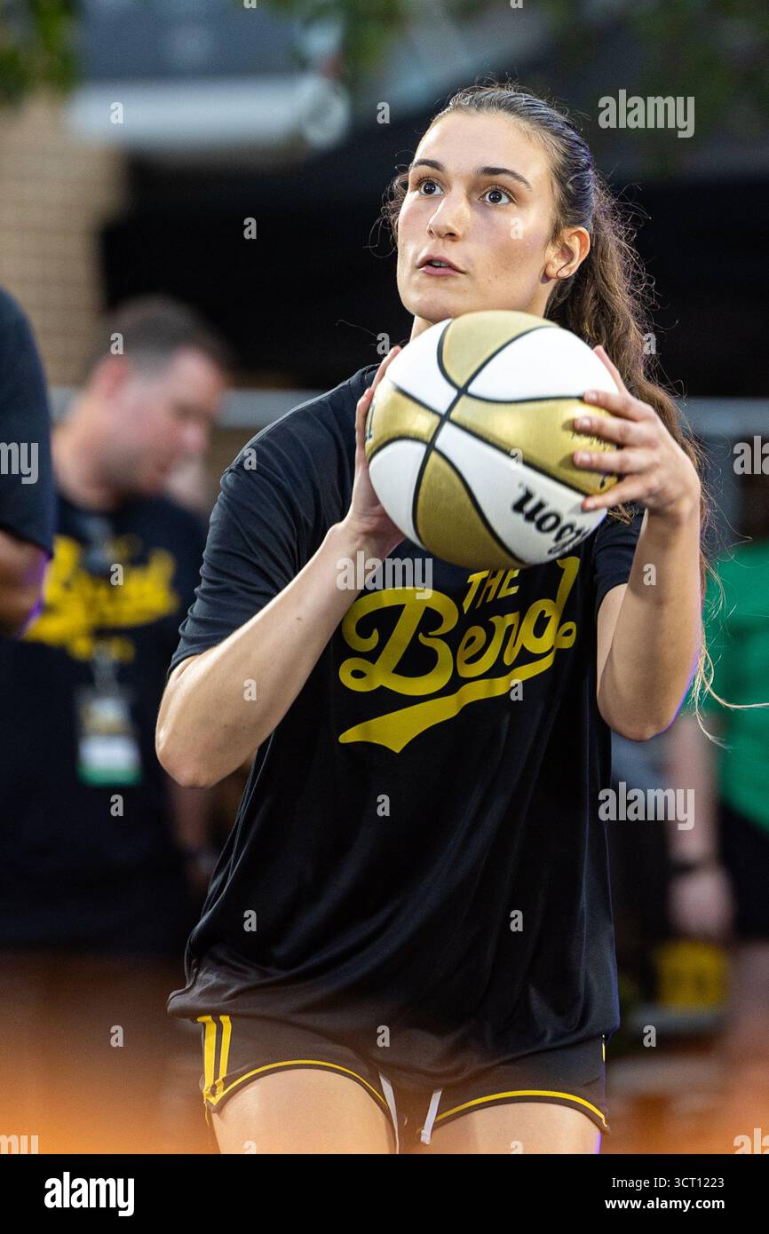 South Bend, Indiana, USA. 03rd Oct, 2025. Notre Dame forward Gisela ...