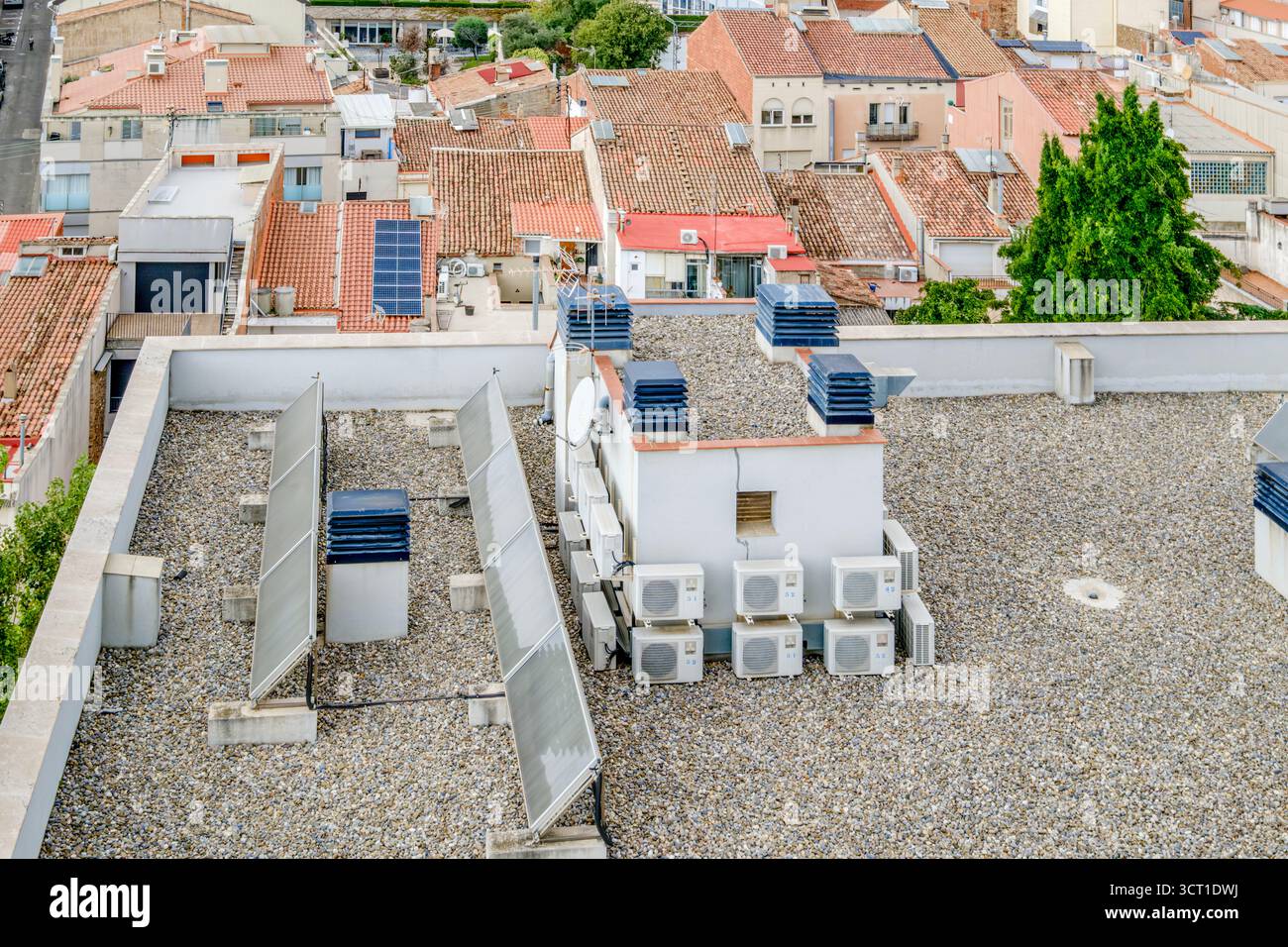 Rooftop view hvac units hi-res stock photography and images - Alamy