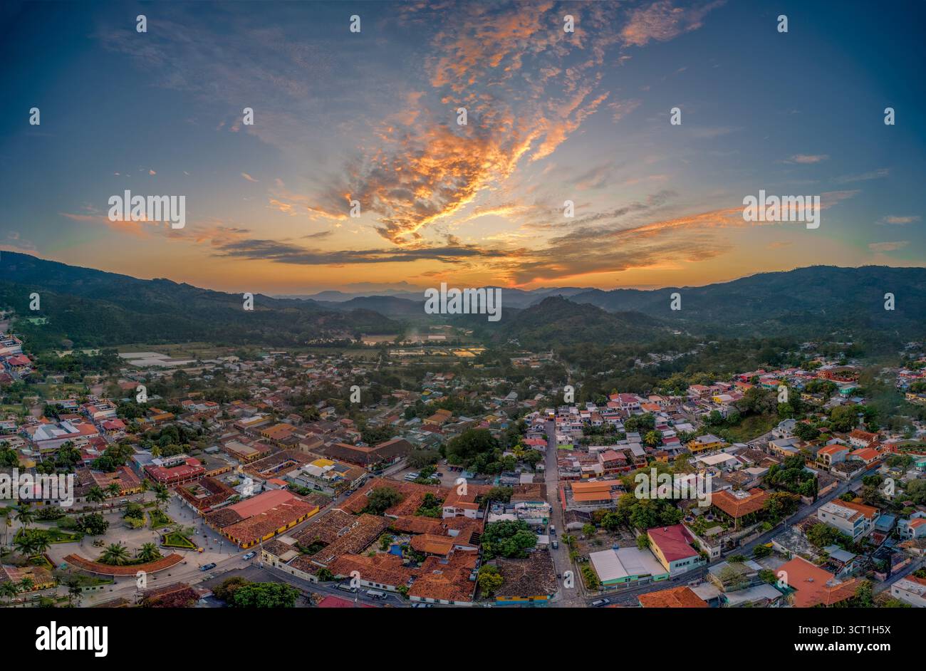 Montanas de copan hi-res stock photography and images - Alamy