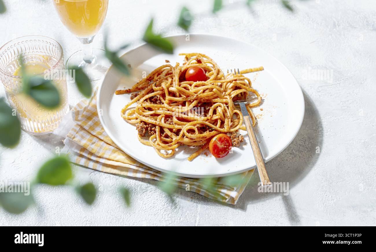 Plate perfectly cooked spaghetti hi-res stock photography and images ...