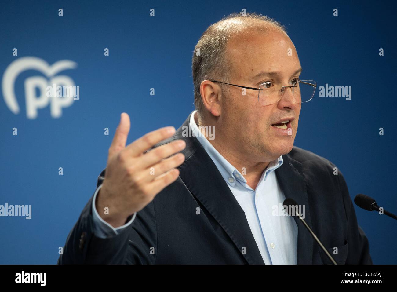 The secretary general of the Popular Party, Miguel Tellado, gives a ...