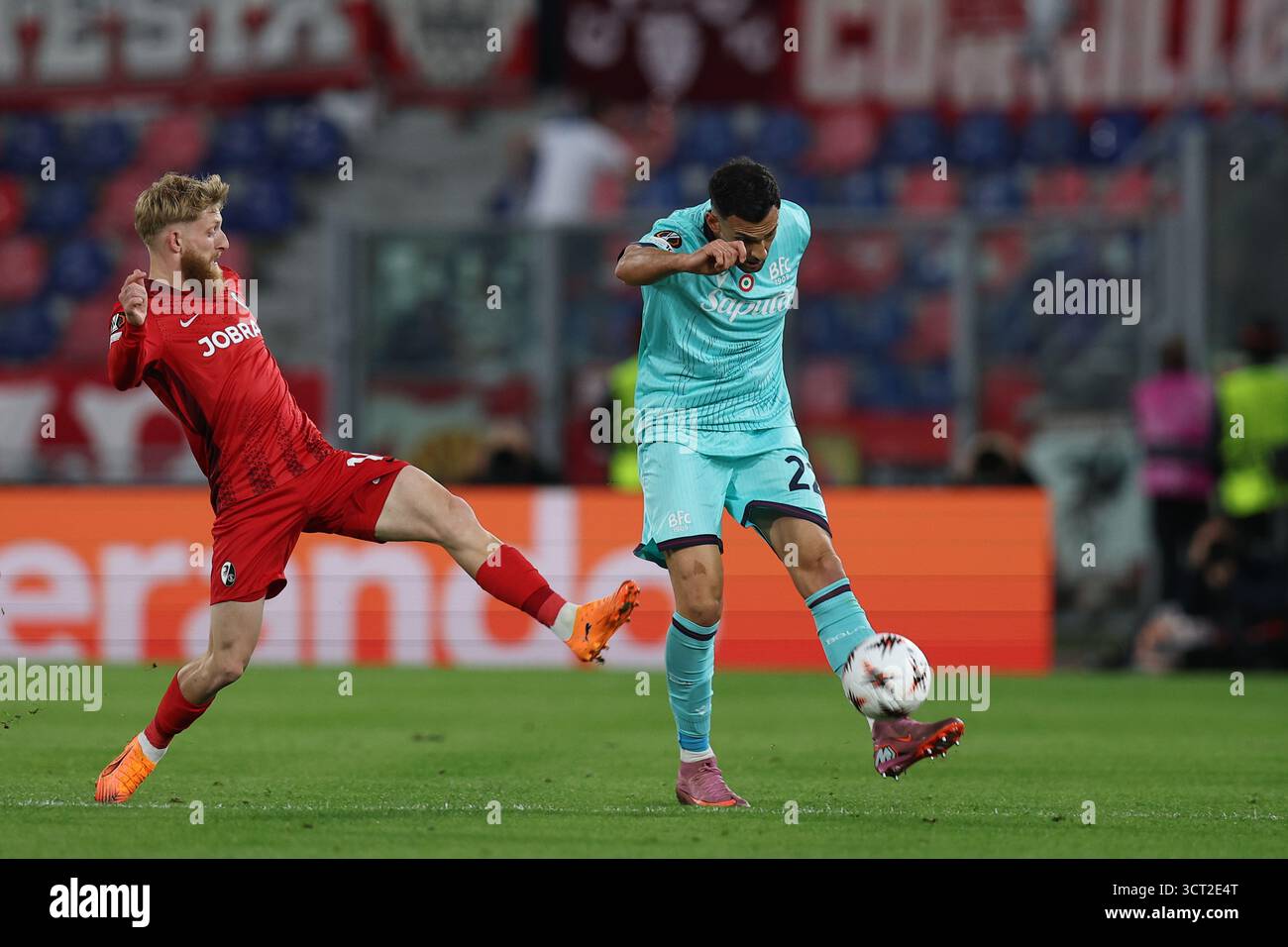 Charalampos Lykogiannis (Bologna)Jan-Niklas Beste (Friburgo) during the ...