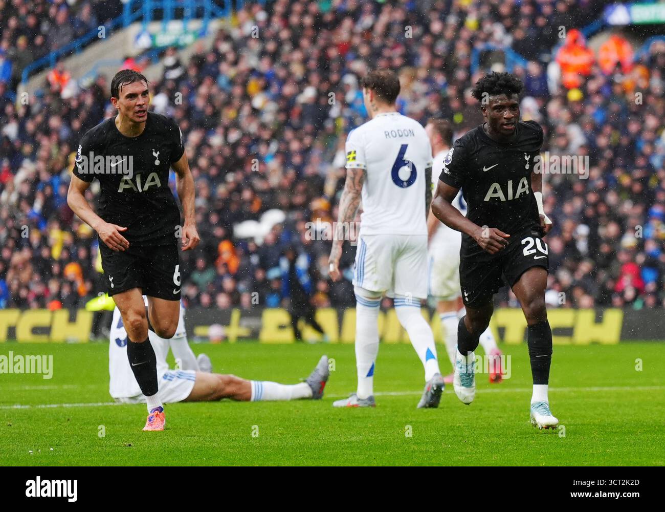 Tottenham Hotspur's Mohammed Kudus (right) celebrates scoring their ...