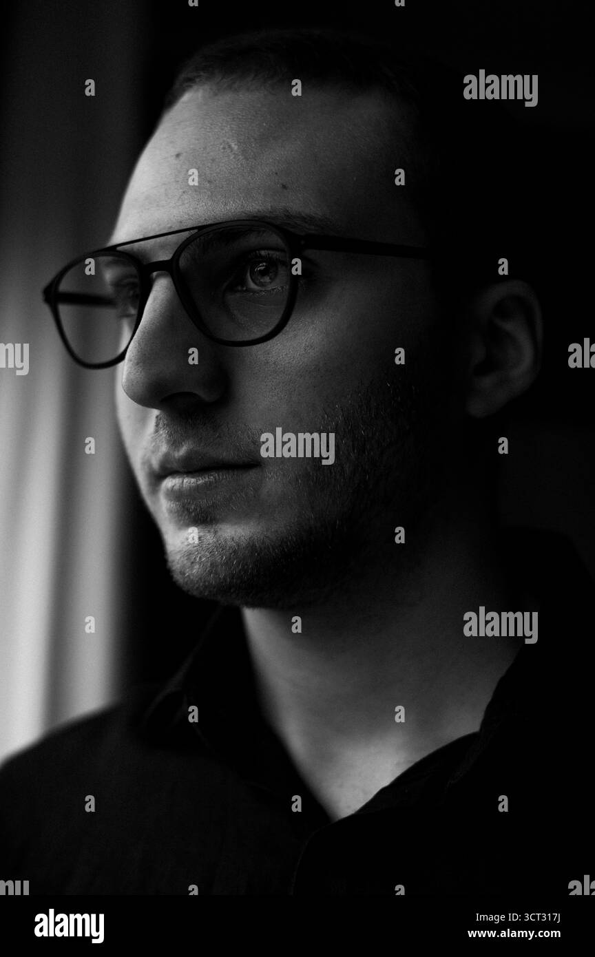 Trouble pensive Black and White Stock Photos & Images - Alamy