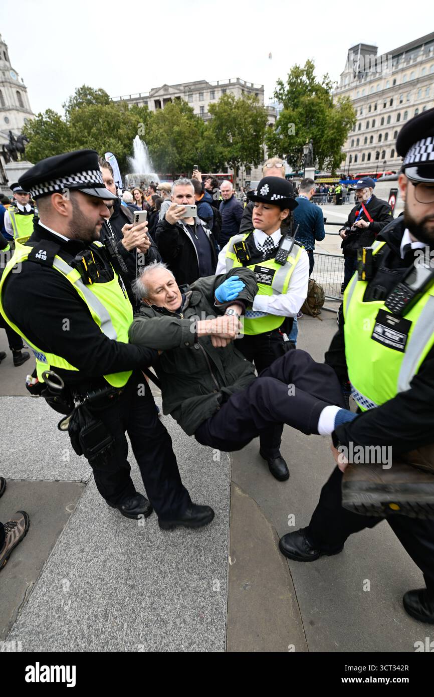 London, UK, 4th October 2025: Defend our juries organise a protest ...