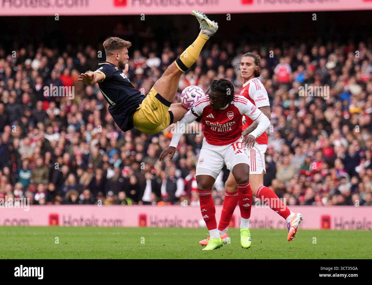 Niclas fullkrug west ham 2025 october hi-res stock photography and ...