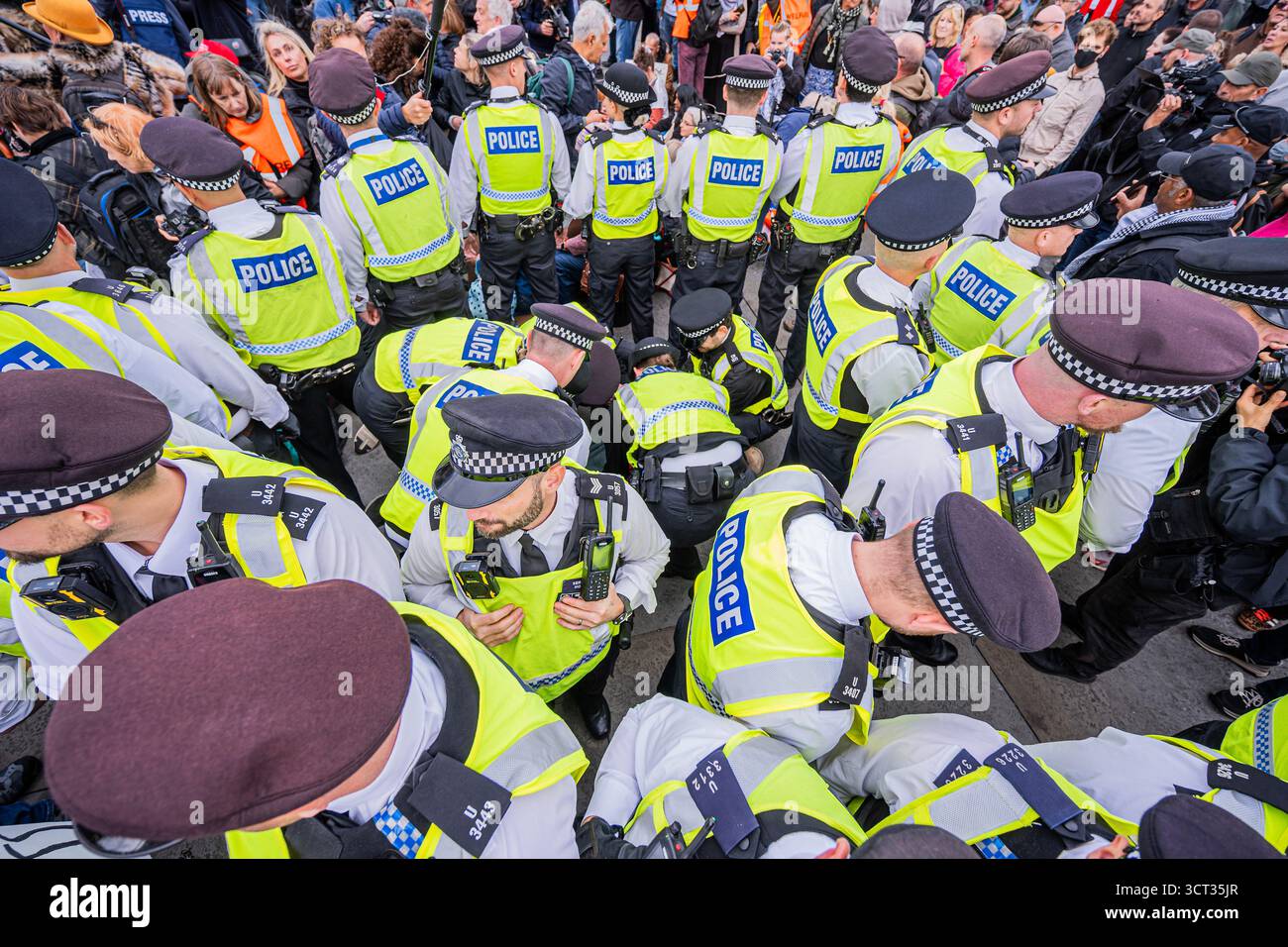 London, UK. 4 Oct 2025. Police immediately start making arrests mostly ...