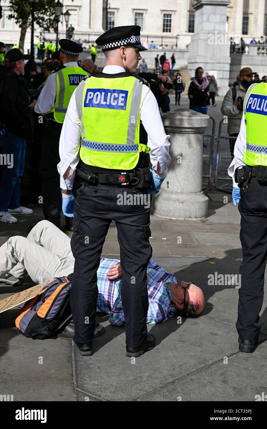 London, UK, 4th October 2025: Defend our juries organise a protest ...