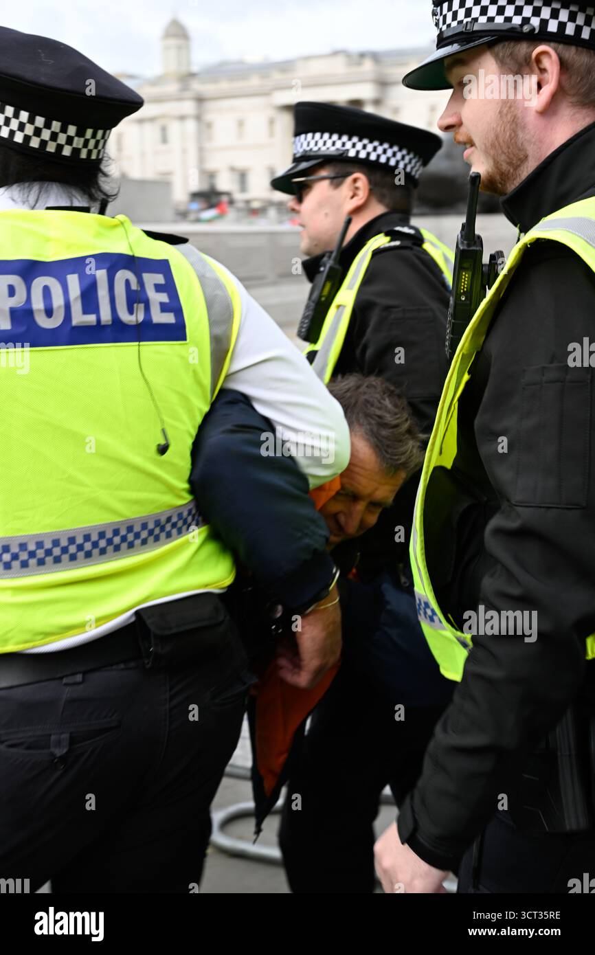 London, UK, 4th October 2025: Defend our juries organise a protest ...