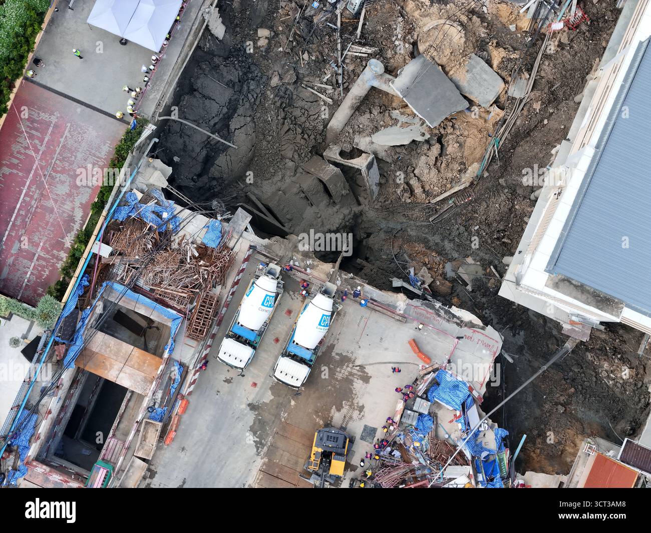 Bangkok (BKK), Thailand – 2025/09/25: Vertical aerial of Samsen Road ...