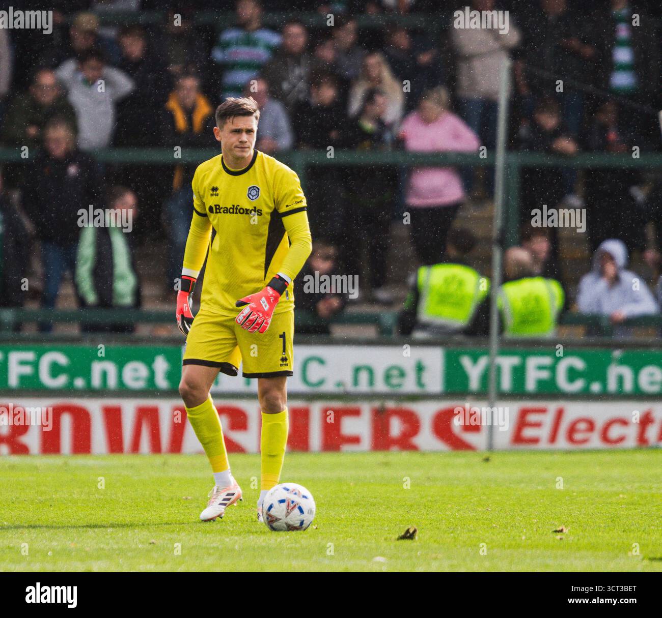 Yeovil, UK. 04th Oct, 2025. Yeovil Town's Jed Ward Enterprise National ...