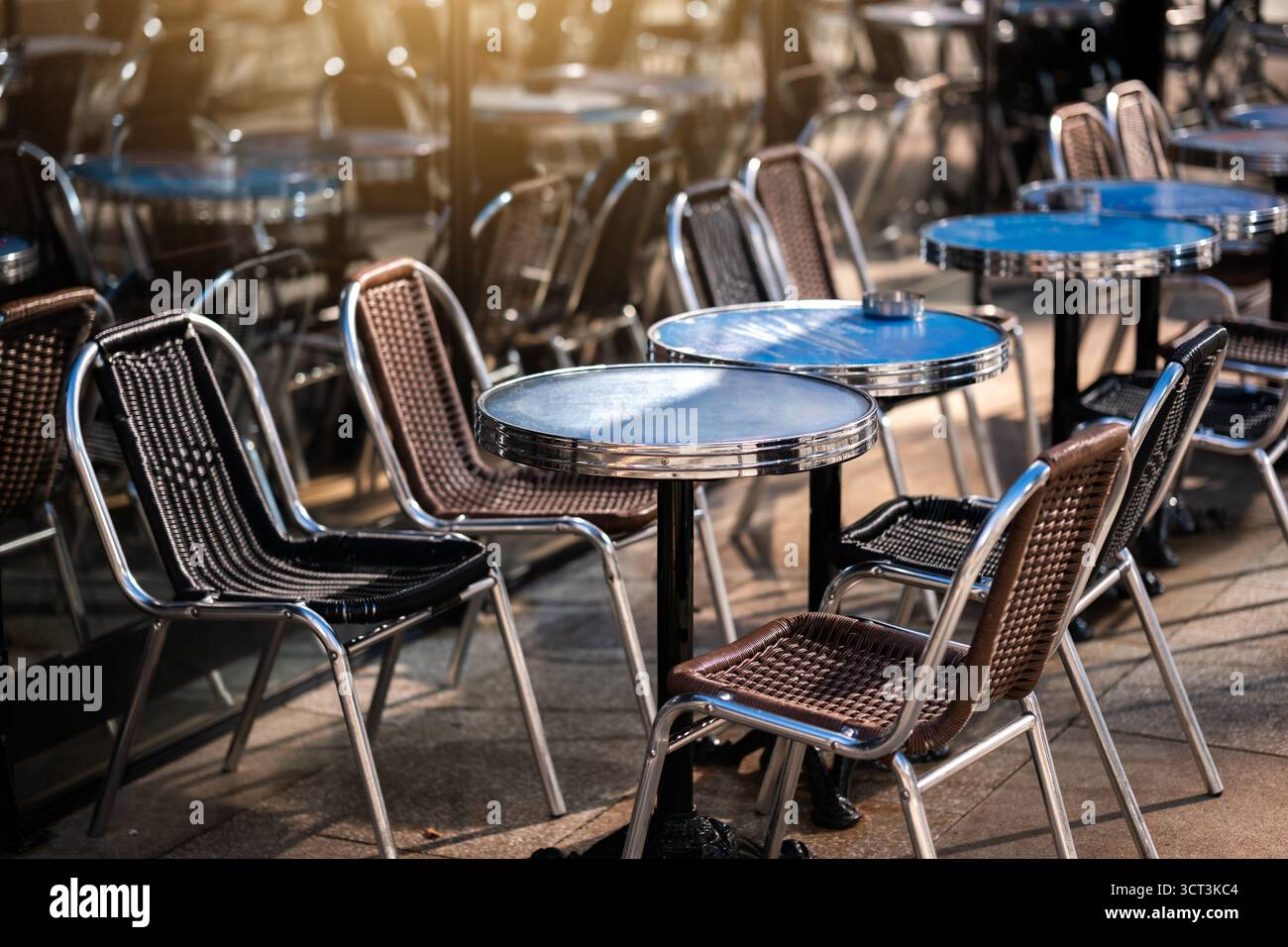 Inviting coffee spot hi-res stock photography and images - Alamy