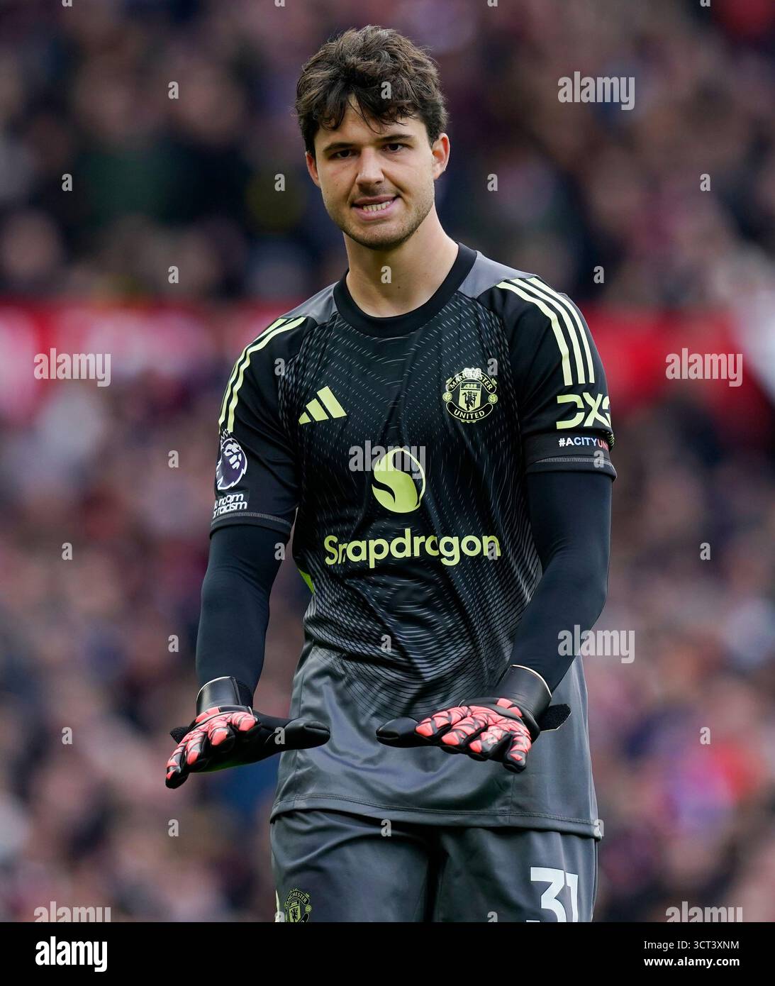 Manchester, England, 4th October 2025. Senne Lammens of Manchester ...