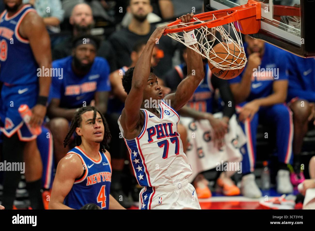 Philadelphia 76ers guard VJ Edgecombe (77) dunks against the New York ...