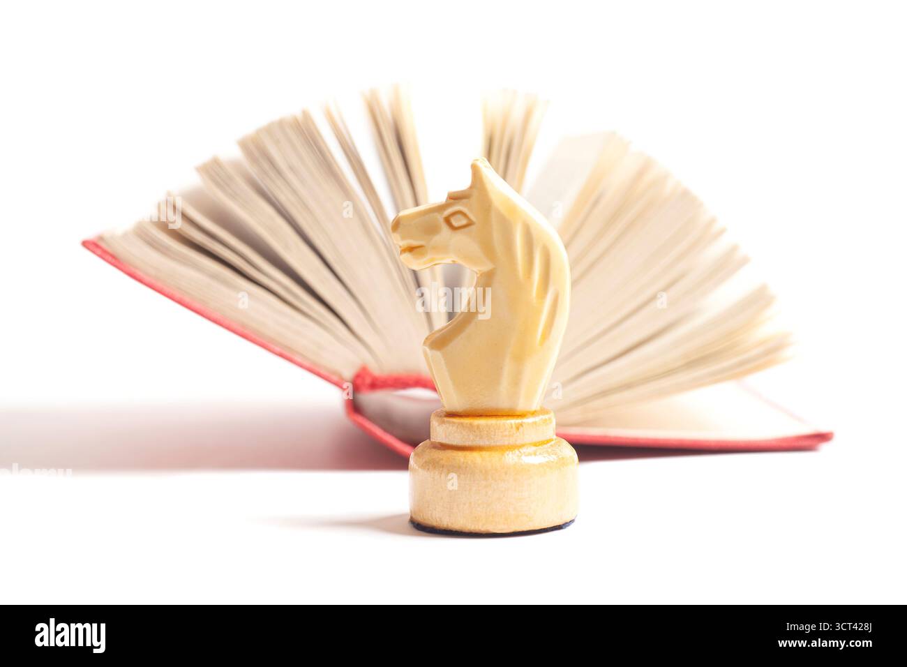 Chess knight icon in Cut Out Stock Images & Pictures - Alamy