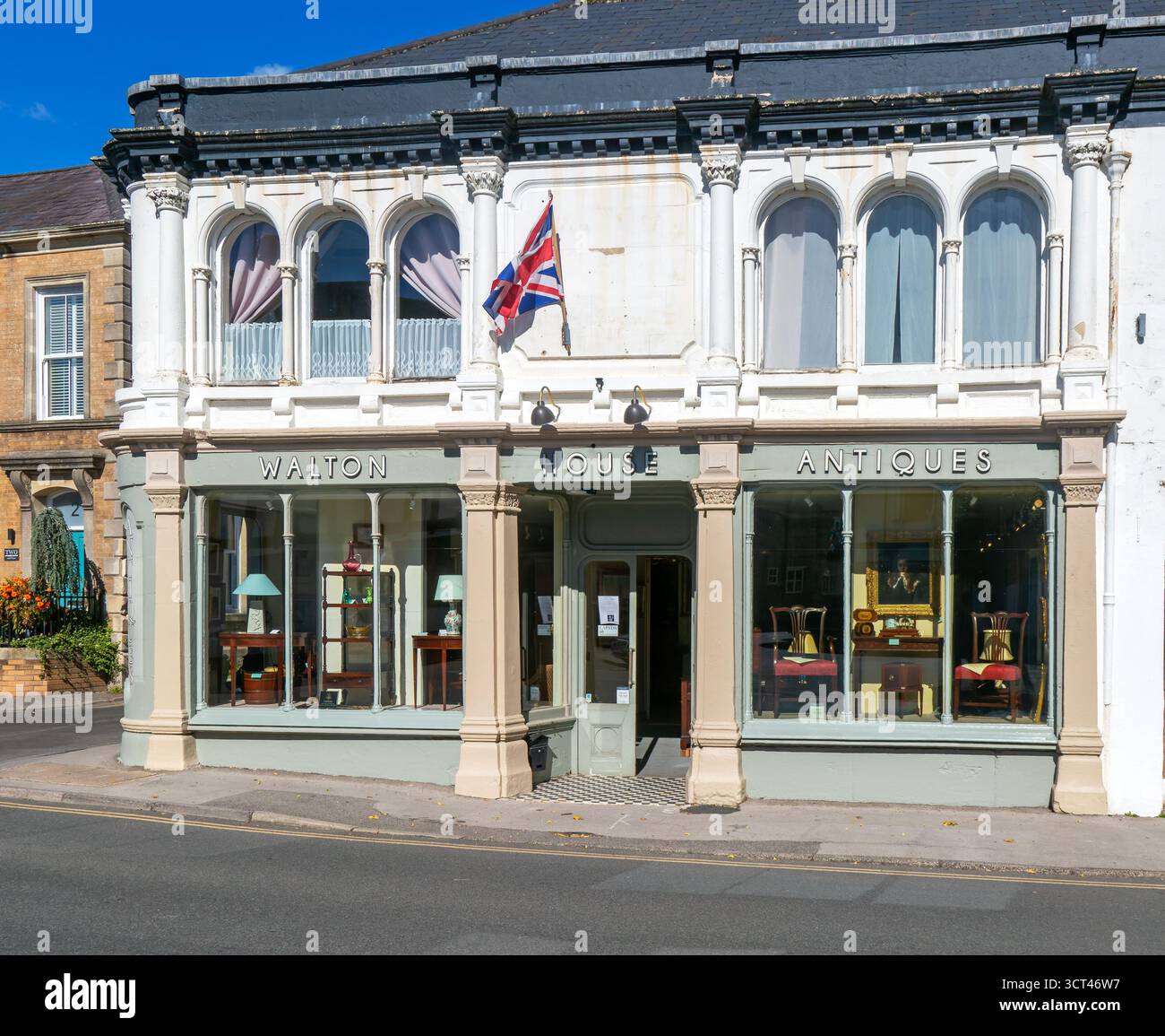 Walton House Antiques shop, market Place, Mere, Wiltshire, England, UK ...