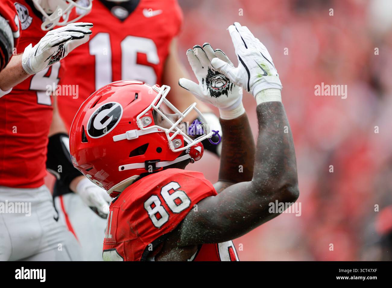 Georgia wide receiver Dillon Bell (86) celebrates a touchdown during ...